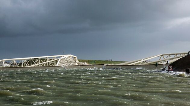 Flood Risk Management | Port of Rotterdam Flood Risk Management | Port of Rotterdam