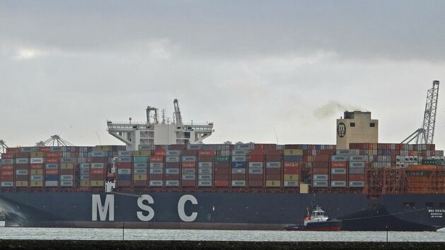 Successful processing of Suez Armada | Port of Rotterdam