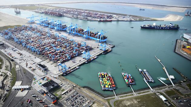 Mixed berthing | Port of Rotterdam
