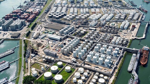 Throughput in the port of Rotterdam remains stable, with a slight ...
